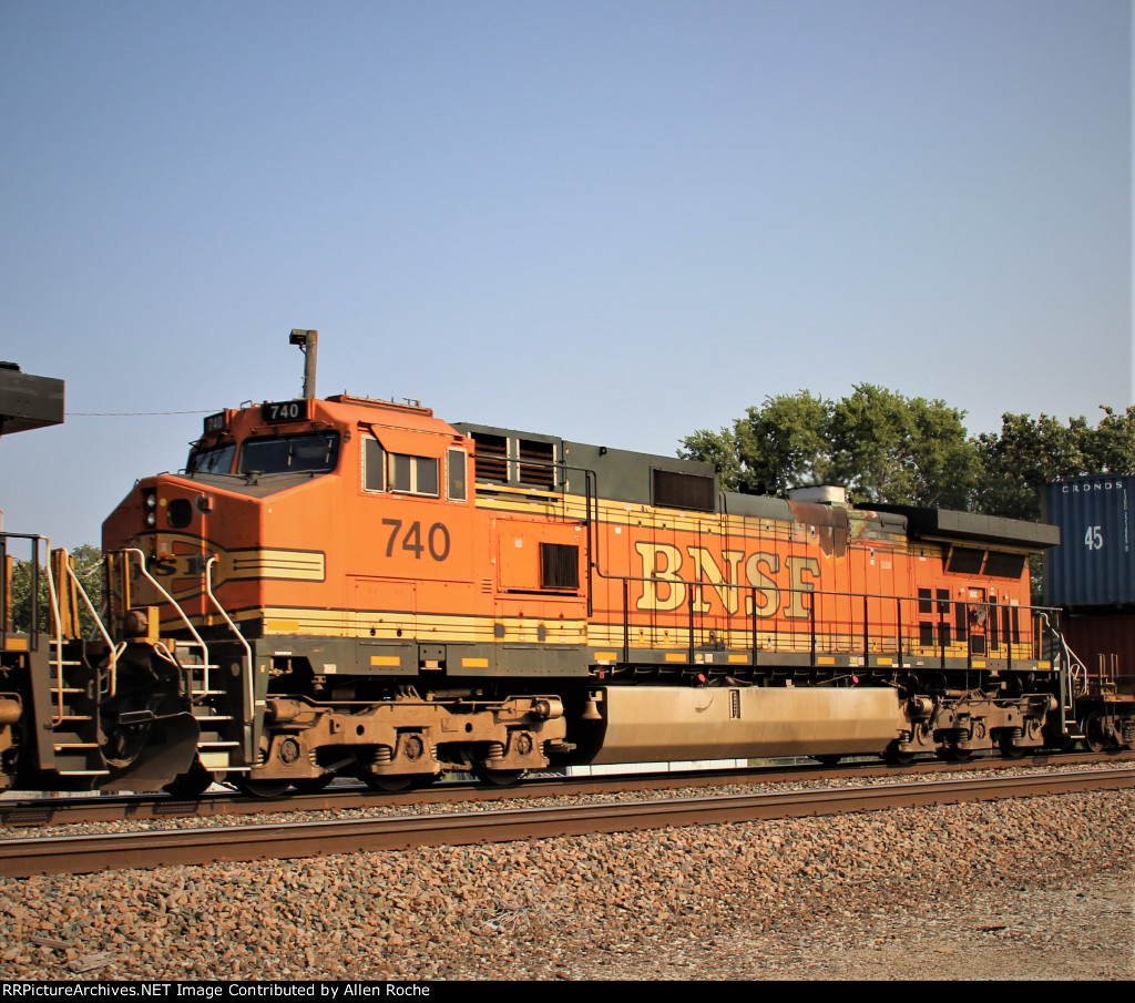 BNSF 740